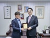 시사프리신문 박용진 국회의원 교육청 노조로부터 의인패 받아